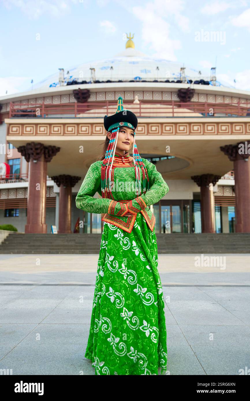 Mongolian girl wearing traditional costume of the Dalhan tribe Stock ...