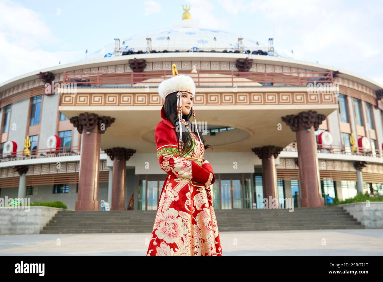 Mongolian girl wearing traditional costume of the Dalhan tribe Stock ...