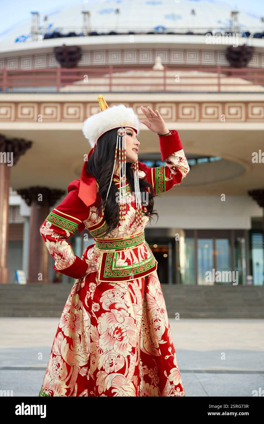 Mongolian girl wearing traditional costume of the Dalhan tribe Stock ...