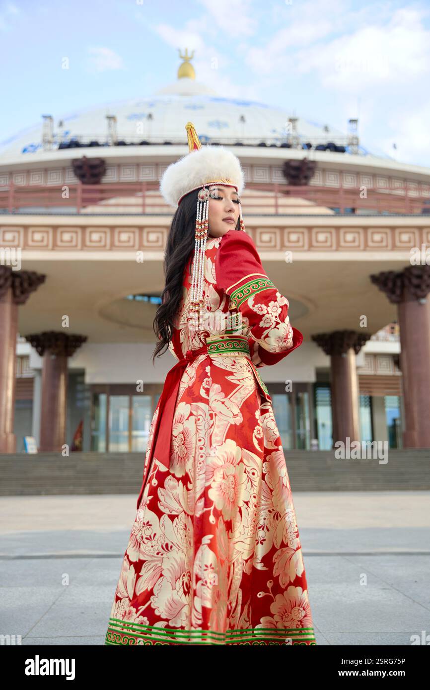 Mongolian girl wearing traditional costume of the Dalhan tribe Stock ...