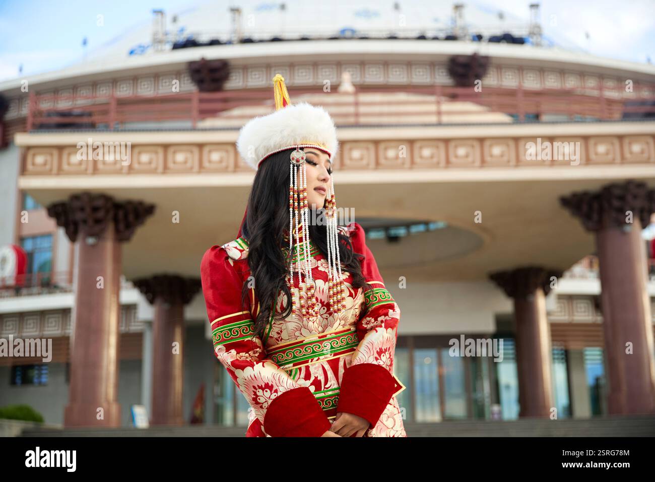 Mongolian girl wearing traditional costume of the Dalhan tribe Stock ...