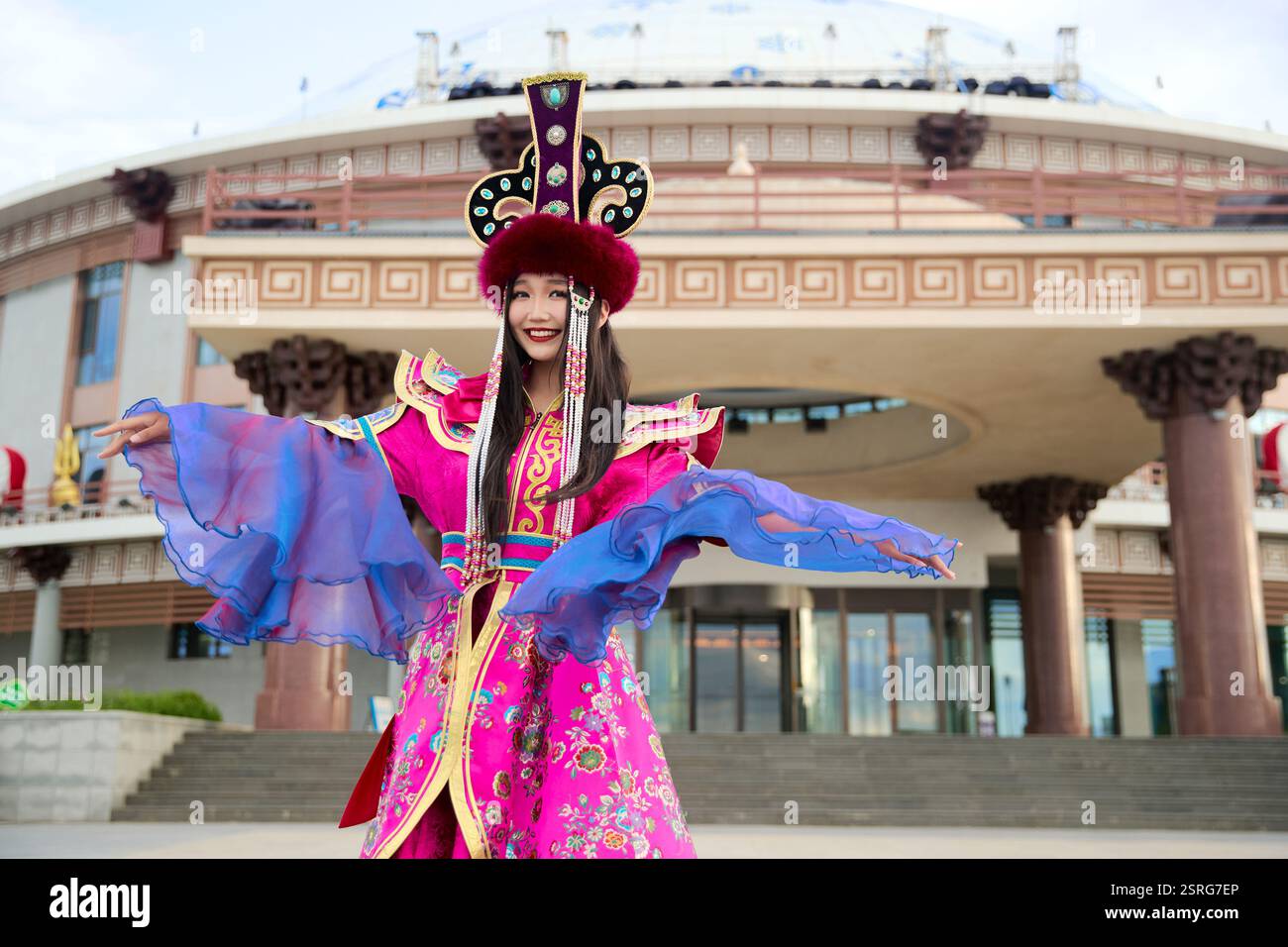 Mongolian girl wearing traditional costume of the Dalhan tribe Stock ...