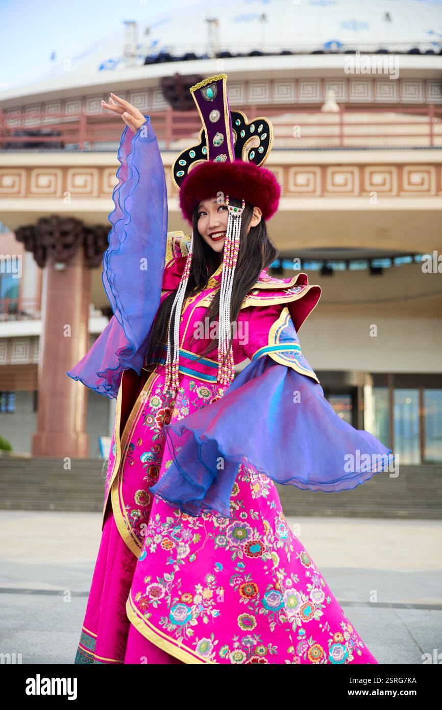 Mongolian girl wearing traditional costume of the Dalhan tribe Stock ...