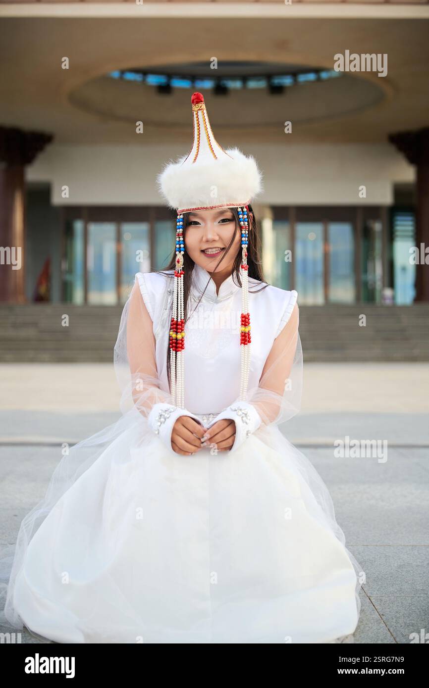 Mongolian girl wearing traditional costume of the Dalhan tribe Stock ...