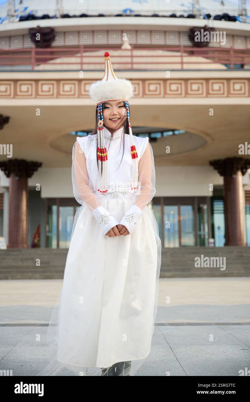 Mongolian girl wearing traditional costume of the Dalhan tribe Stock ...