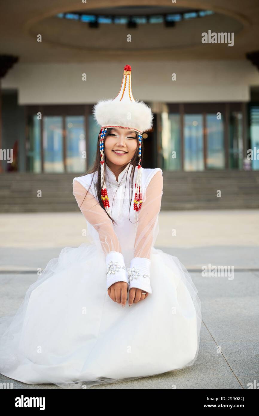 Mongolian girl wearing traditional costume of the Dalhan tribe Stock ...
