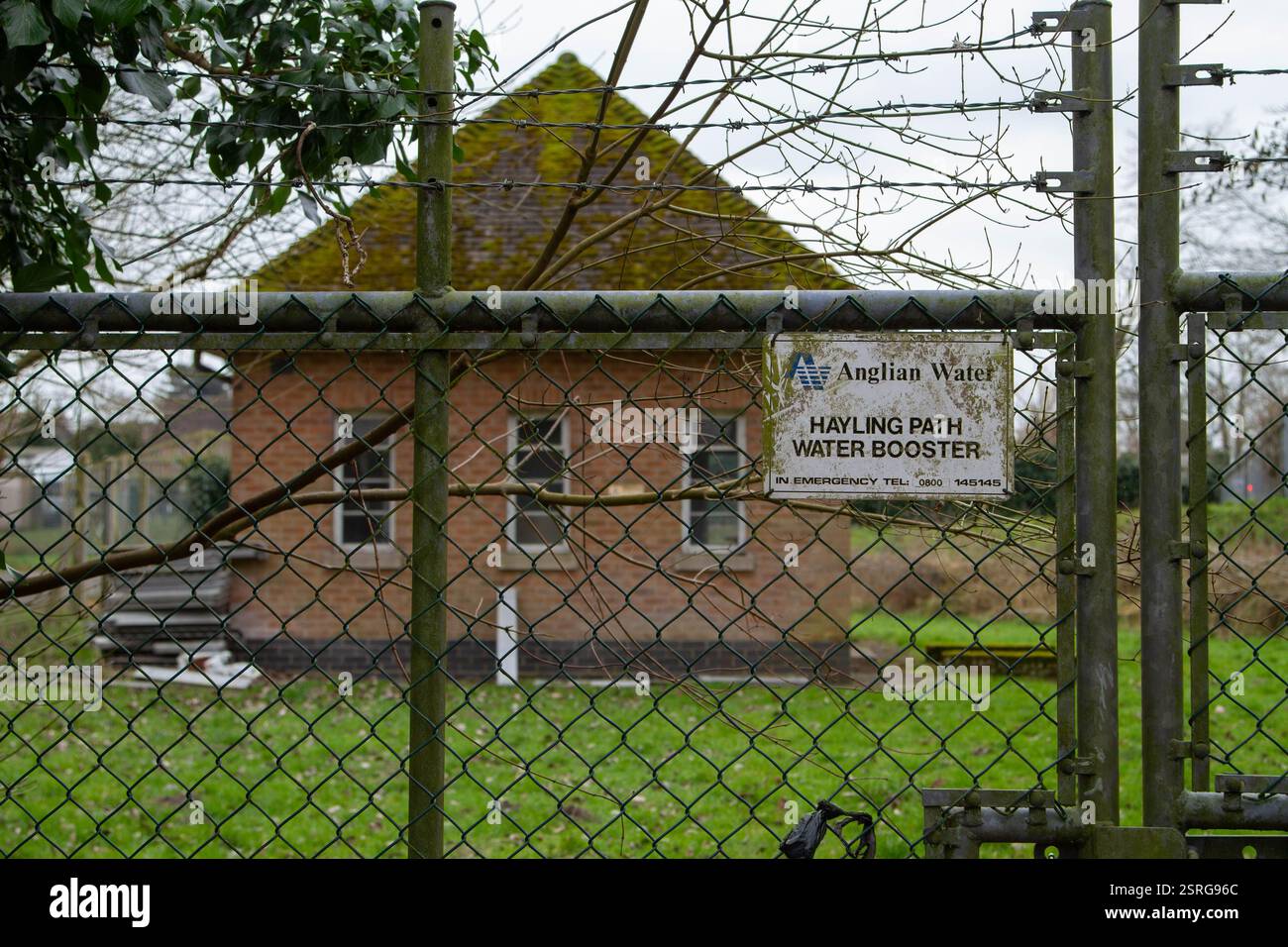 Hayling path water booster station hi-res stock photography and images ...
