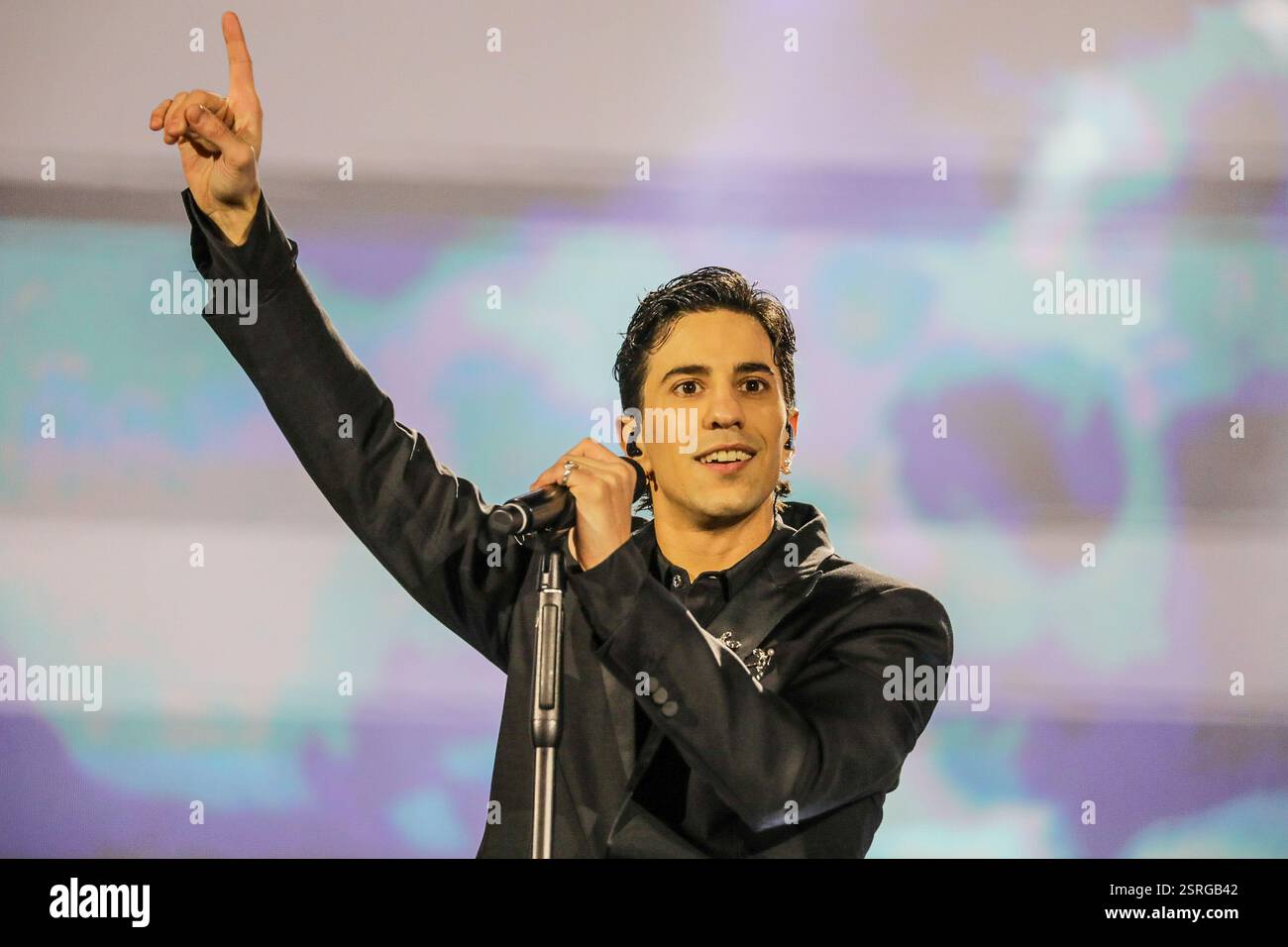 Sanremo, Italy. 15th Feb, 2025. The italian singer Tedua during the ...