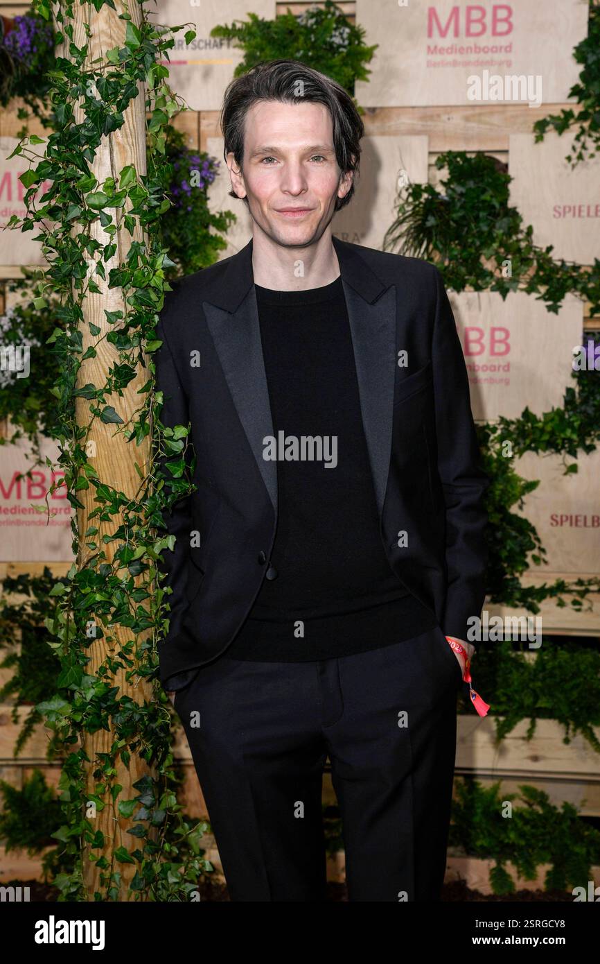 Sabin Tambrea Schauspieler zu Gast auf der Medienboard Party im ...