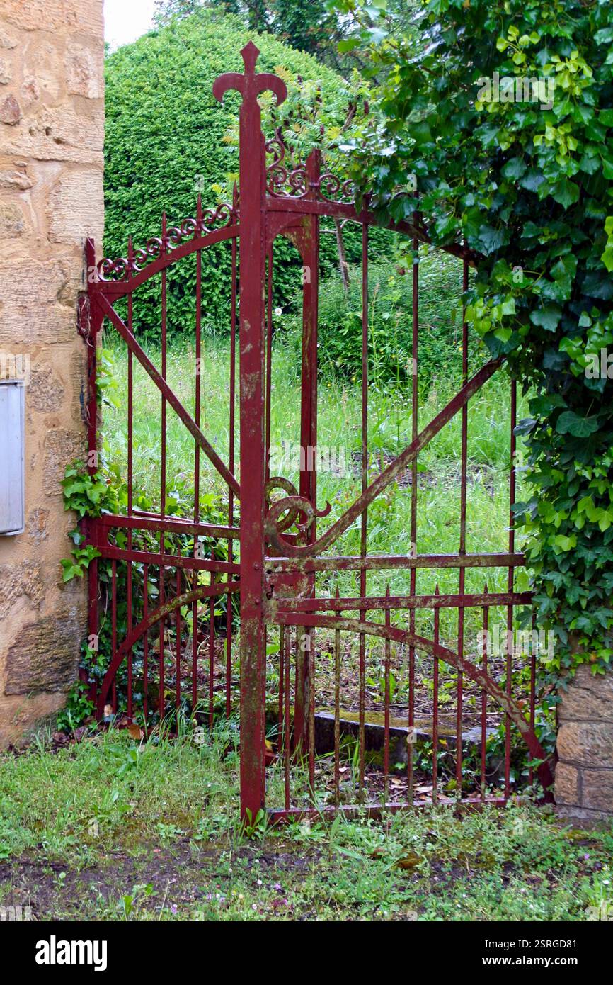 Fence made red bricks hi-res stock photography and images - Alamy