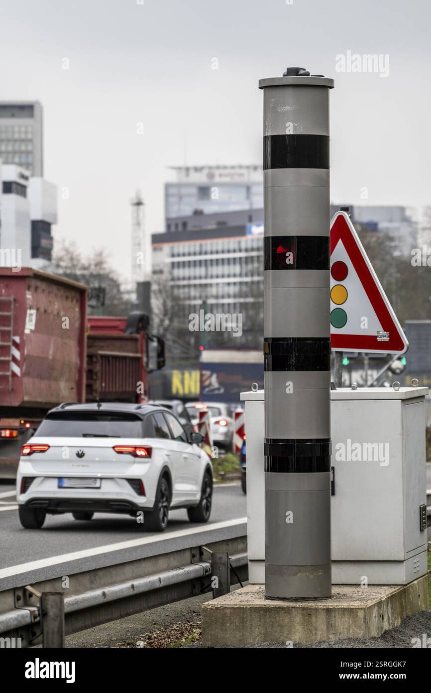 New speed camera on the A40 motorway, in the direction of Dortmund, at ...