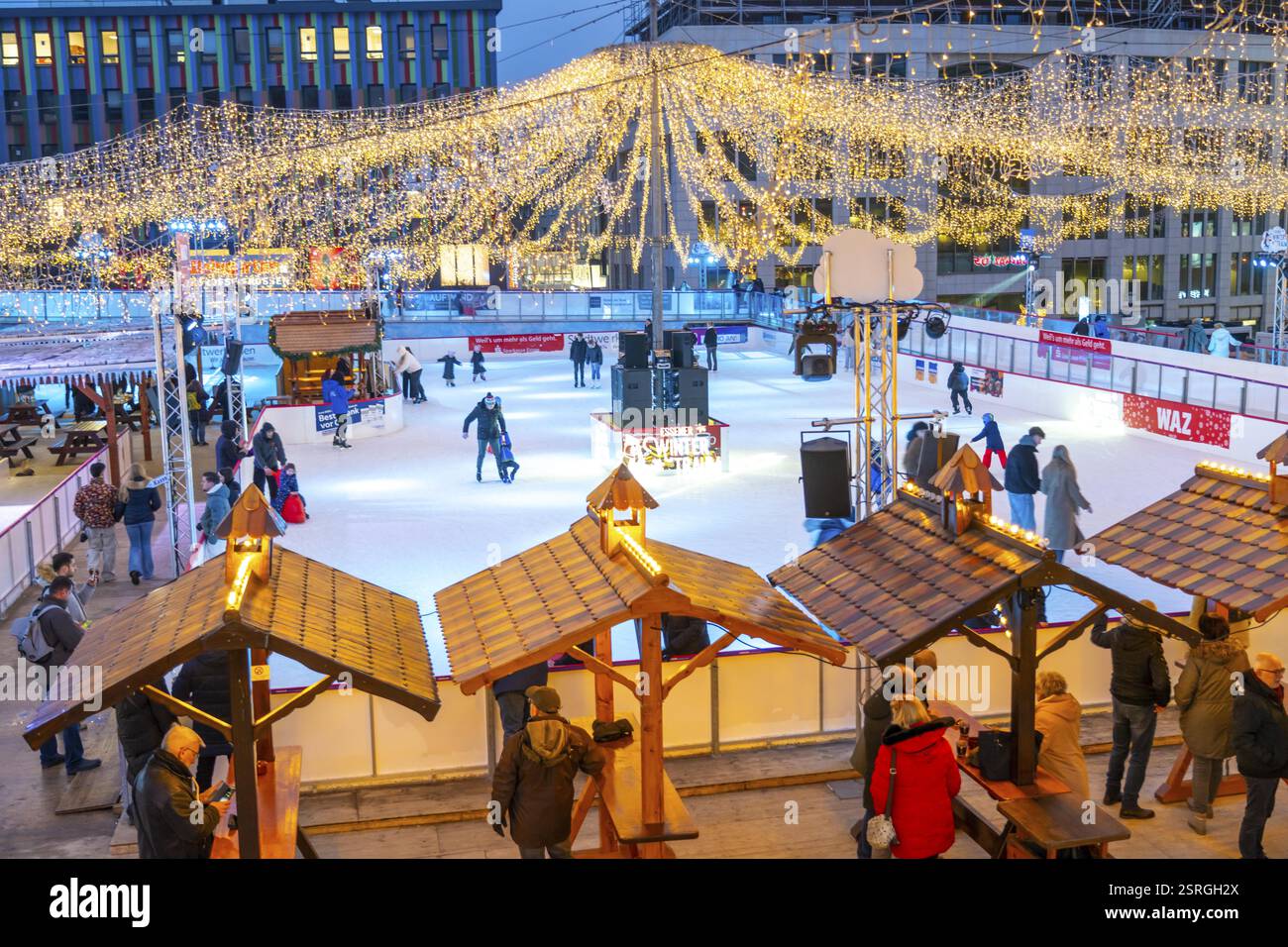 Essener Wintertraum, ice rink and catering on the Kennedyplatz in Essen ...