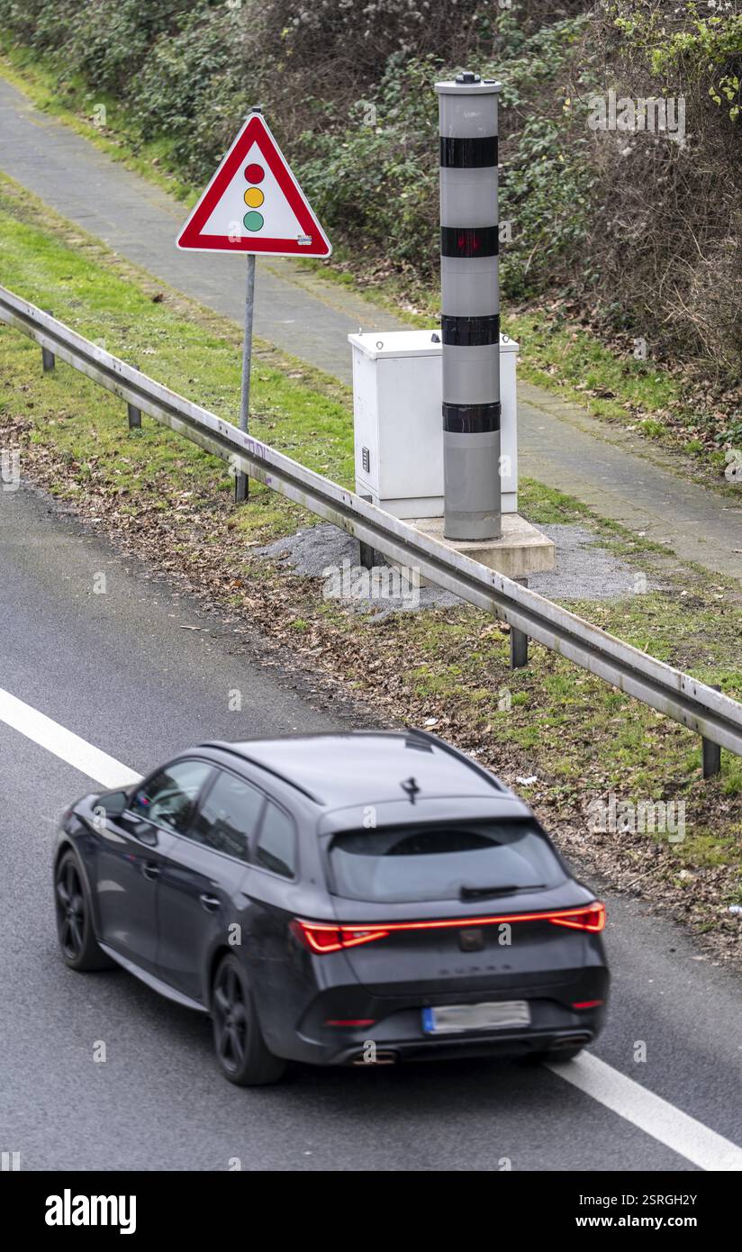 New speed camera on the A40 motorway, in the direction of Dortmund, at ...