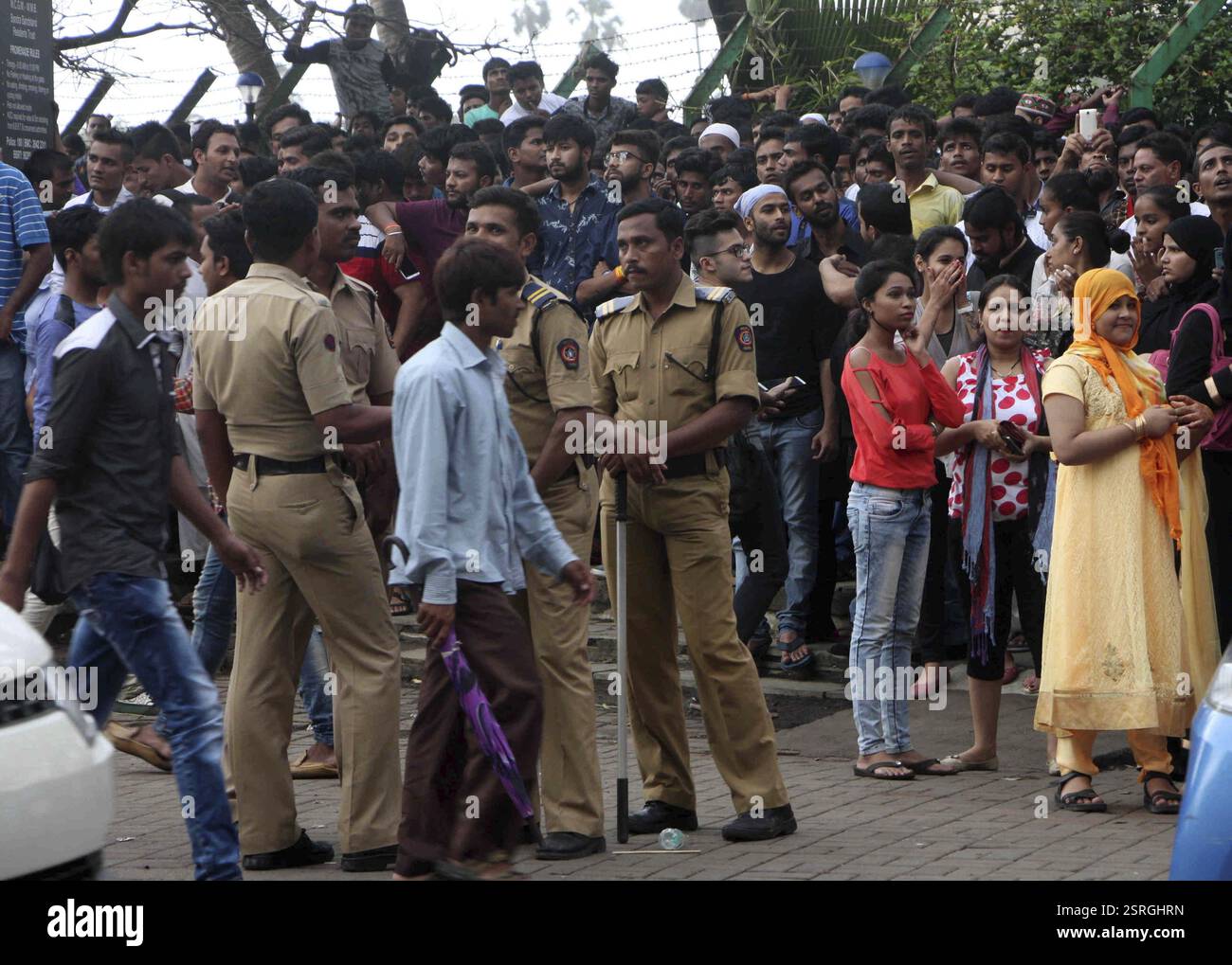 Fans await for the glimpse of Bollywood actor Salman Khan during the ...