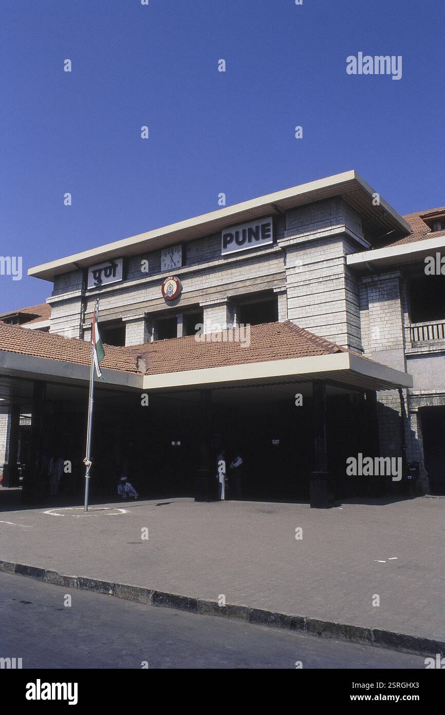 View of Pune Railway Station, Maharashtra, India, Asia Stock Photo - Alamy