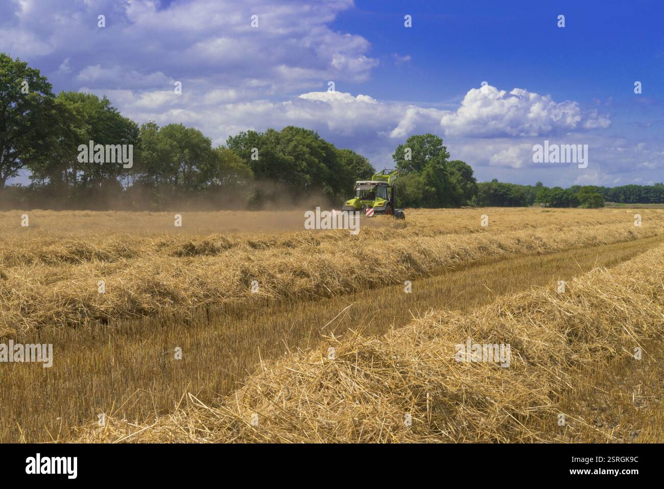 Machine for working the fields hi-res stock photography and images - Alamy