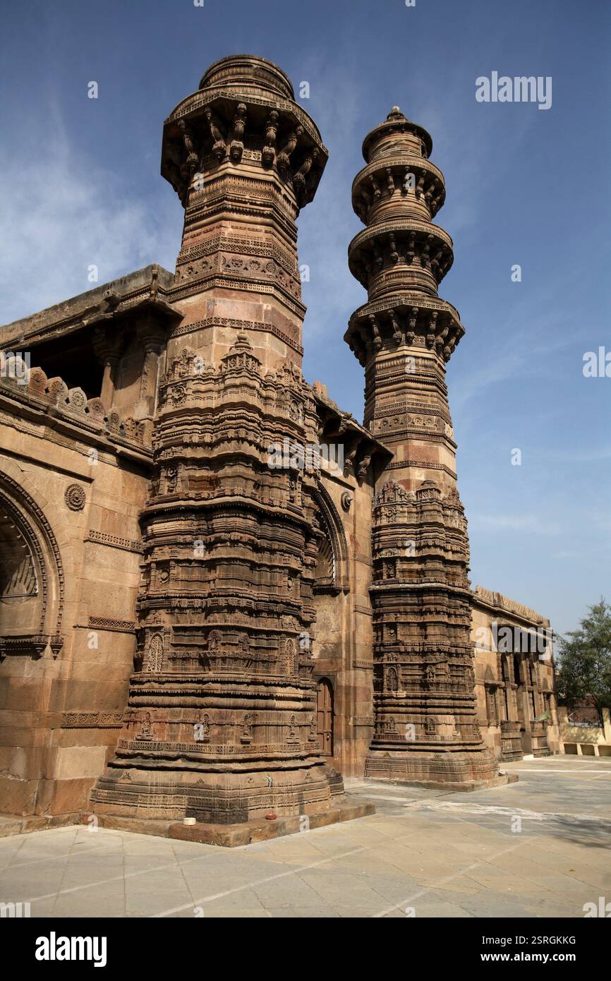 Five hundred seventy one year old shaking minarets of Bibiji mosque in ...