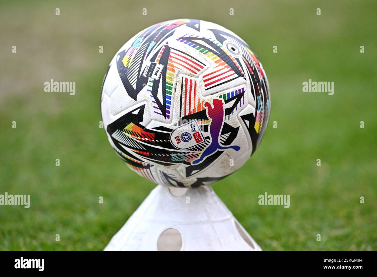 English soccer ball hi-res stock photography and images - Alamy