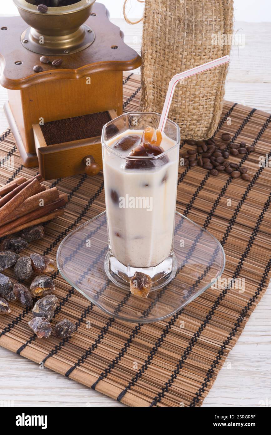 Iced coffee coffees hi-res stock photography and images - Alamy