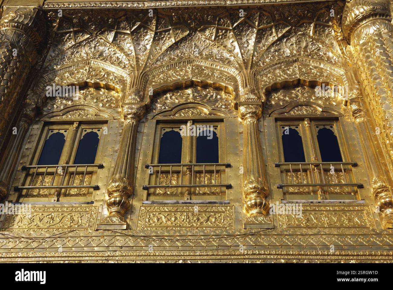 Gold plated windows and pillars of Golden temple, Amritsar, Punjab ...