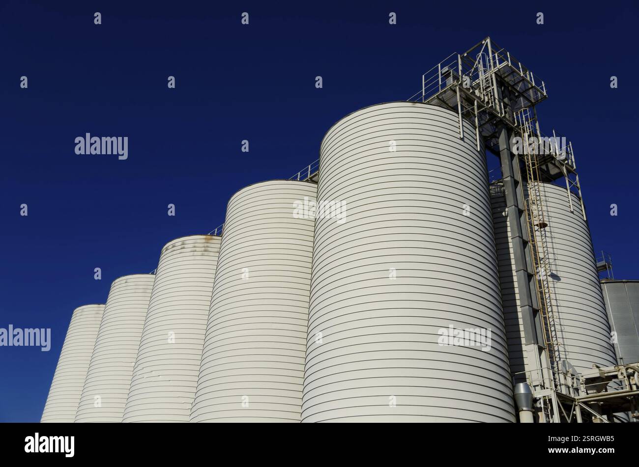 Factory silos plant silo hi-res stock photography and images - Alamy