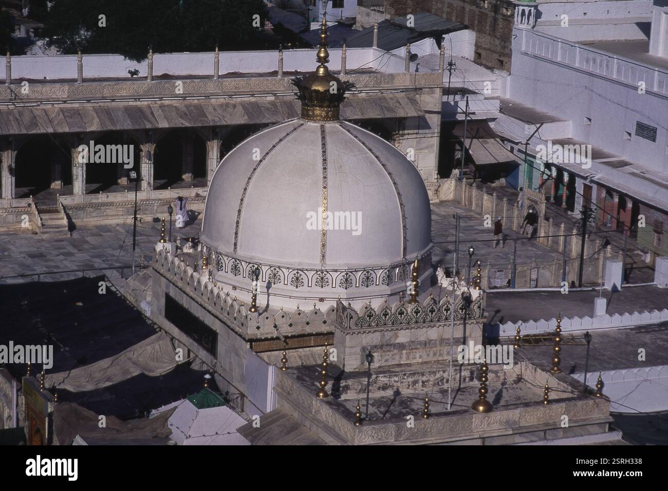 Dargah of Khwaja Moinuddin Chishti in Ajmer, Rajasthan, India, Asia Stock Photo - Alamy