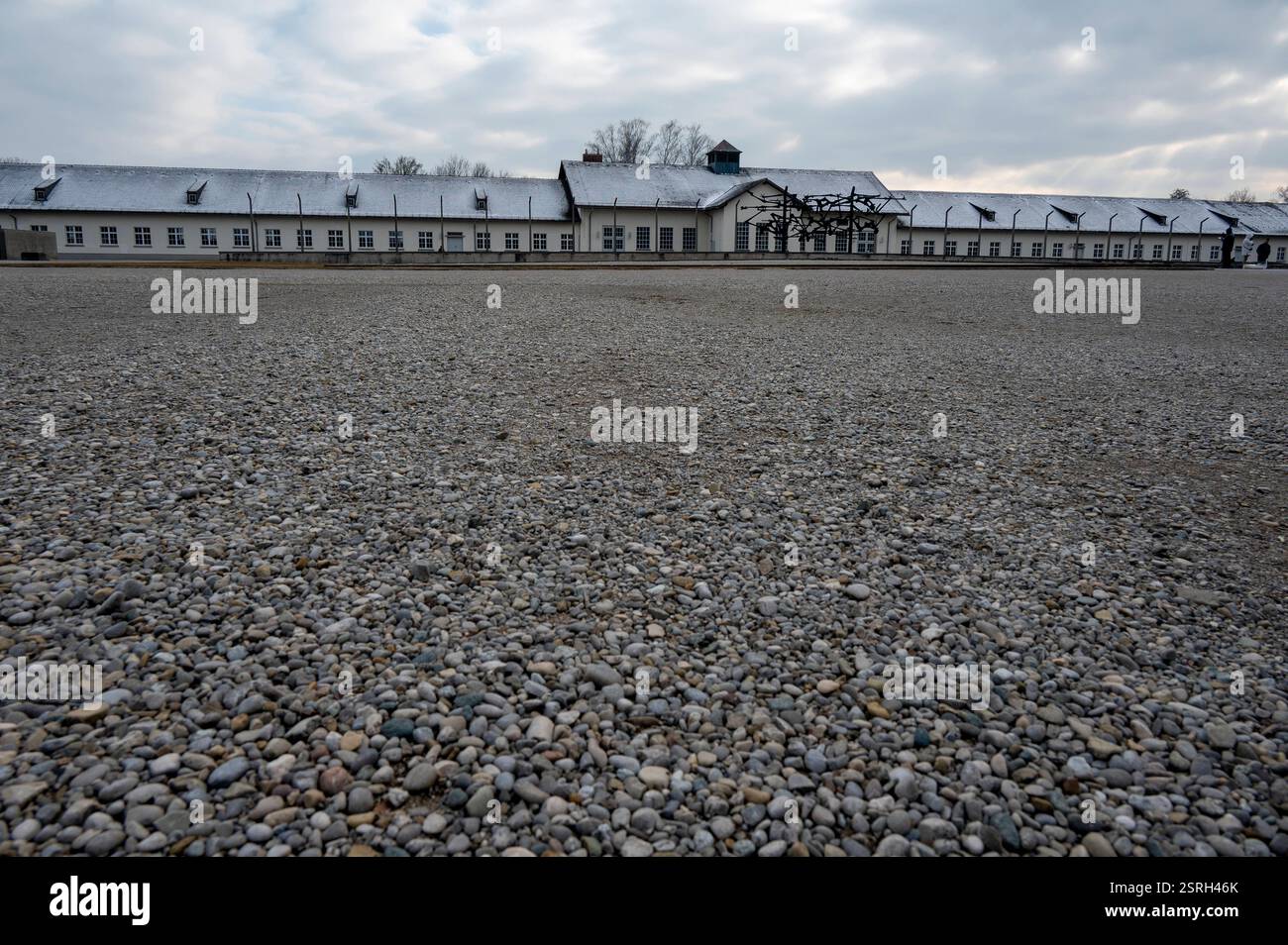 Muenchen, Dachau, Exerzierplatz mit Wirtschaftsgebaeude im KZ-Dachau ...