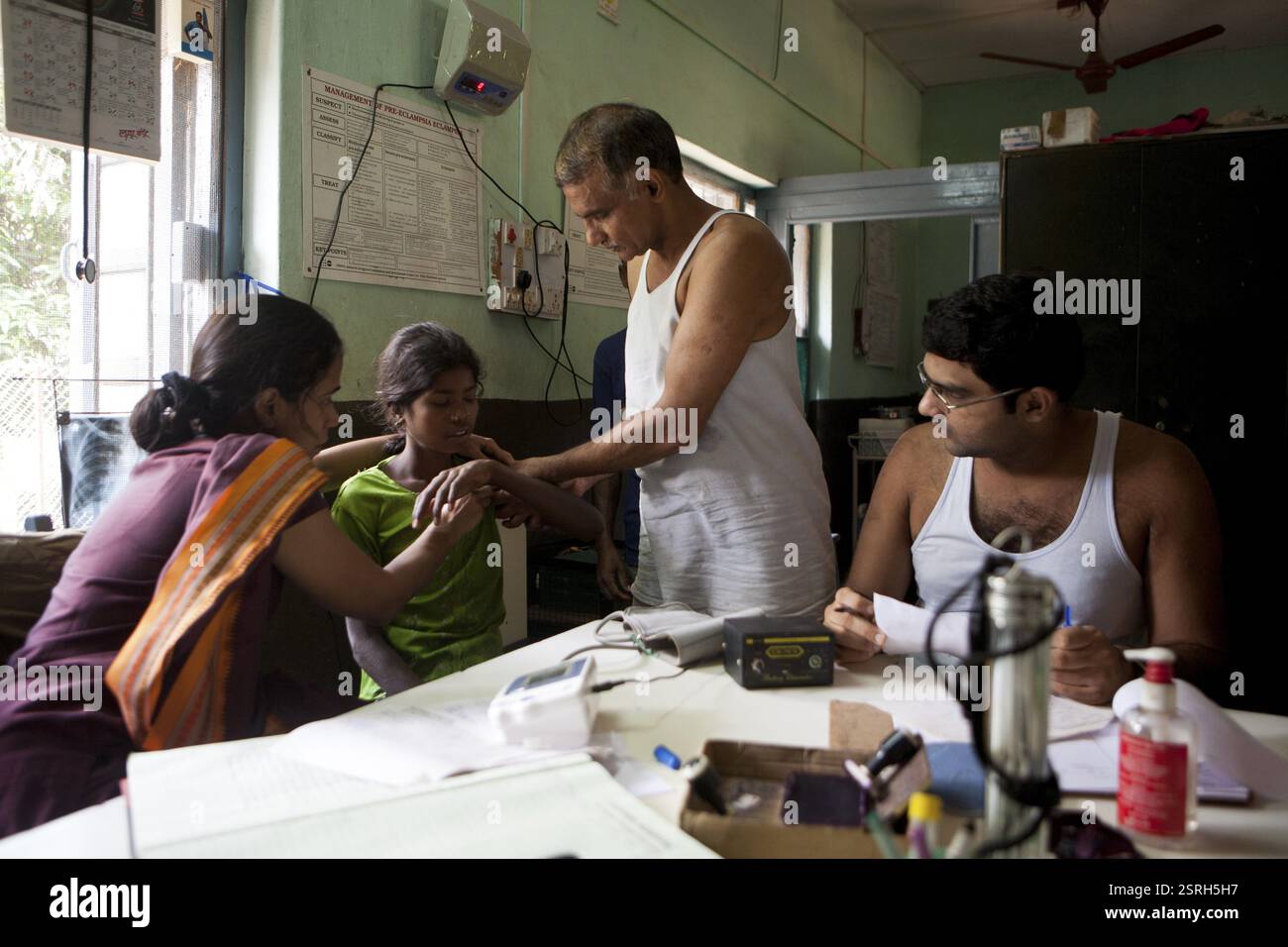 Dr prakash amte checking patient, maharashtra, india, asia Stock Photo ...