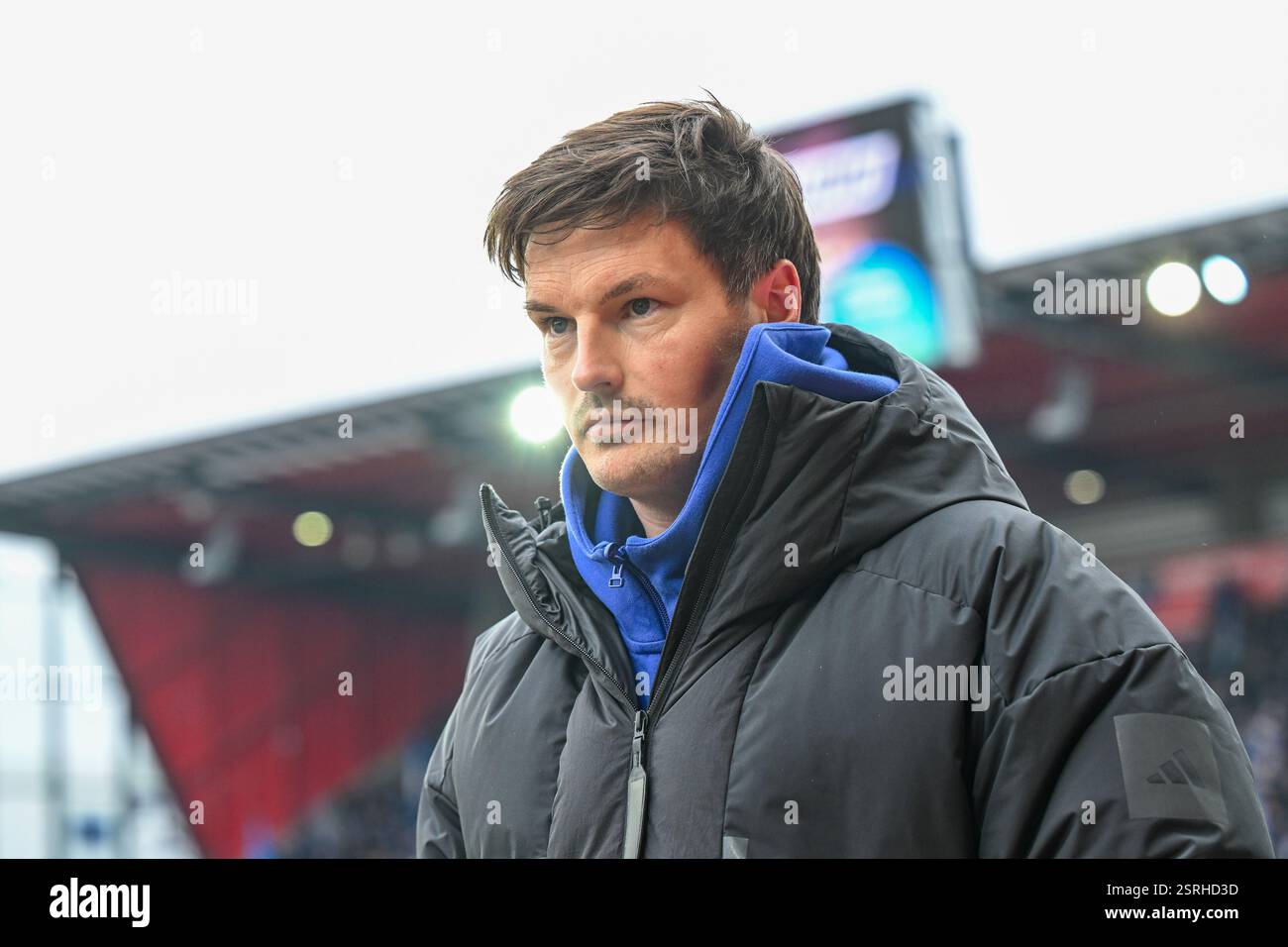 Regensburg, Germany. 16th Feb, 2025. Soccer: Bundesliga 2, Jahn ...