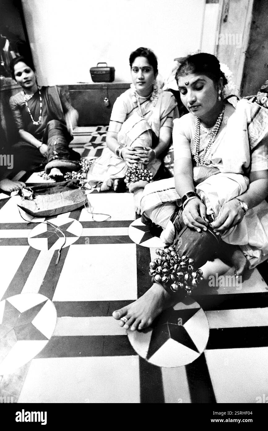 Indian dancers wearing traditional dress Black and White Stock Photos ...