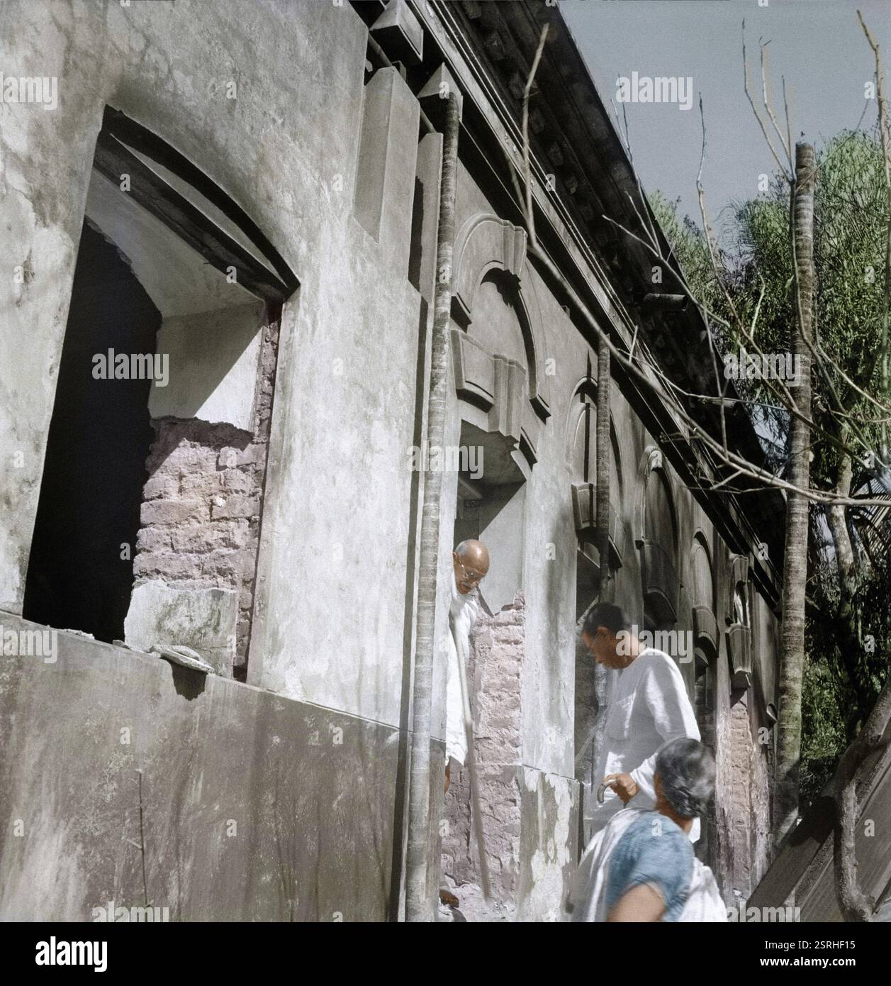 Mahatma Gandhi at building damaged in Hindu Muslim riots, Bangladesh ...