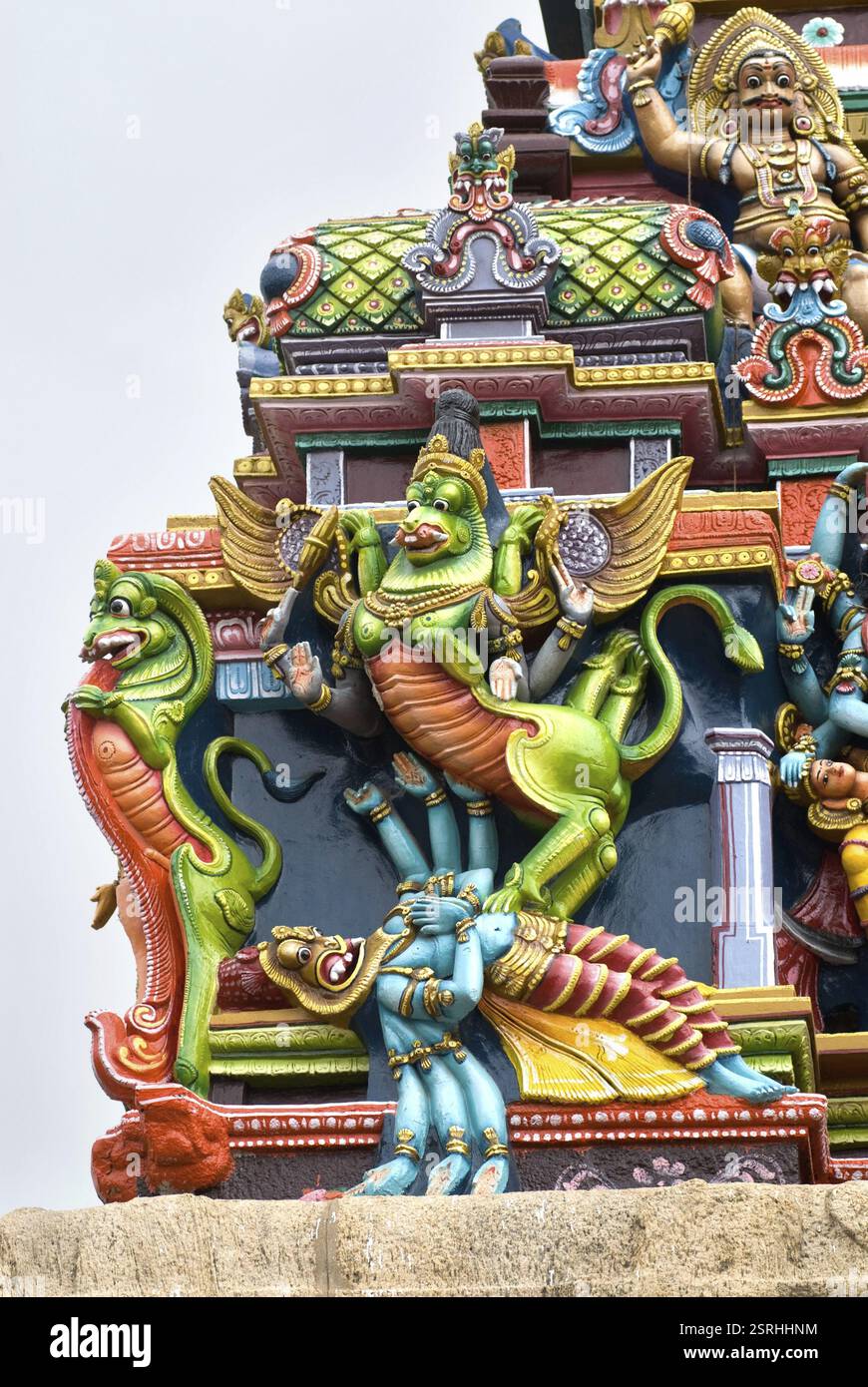 Stucco figures on gopuram of sri meenakshi temple, Madurai, Tamil Nadu ...