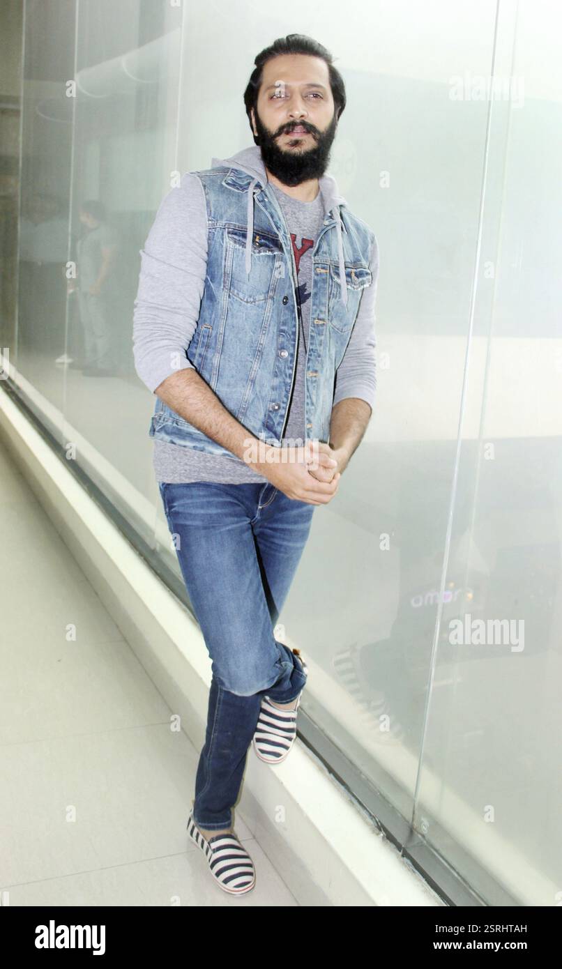 Bollywood actor Ritesh Deshmukh promotes movie Banjo during BIG FM's ...