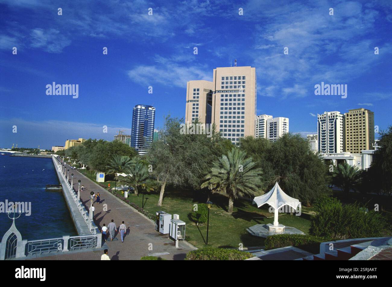 Emirates gulf hi-res stock photography and images - Alamy