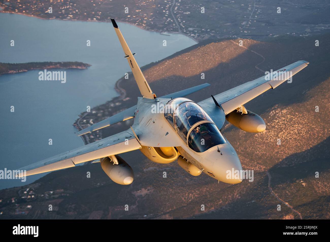 Honeywell f124 engine hi-res stock photography and images - Alamy