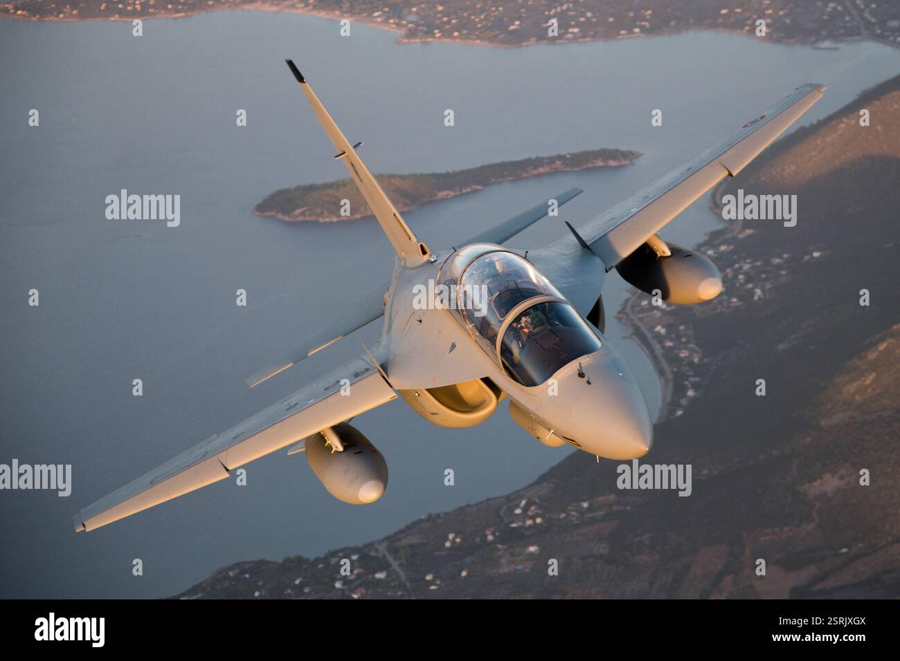 Italian Air Force M-346 Master: Advanced jet trainer with twin ...