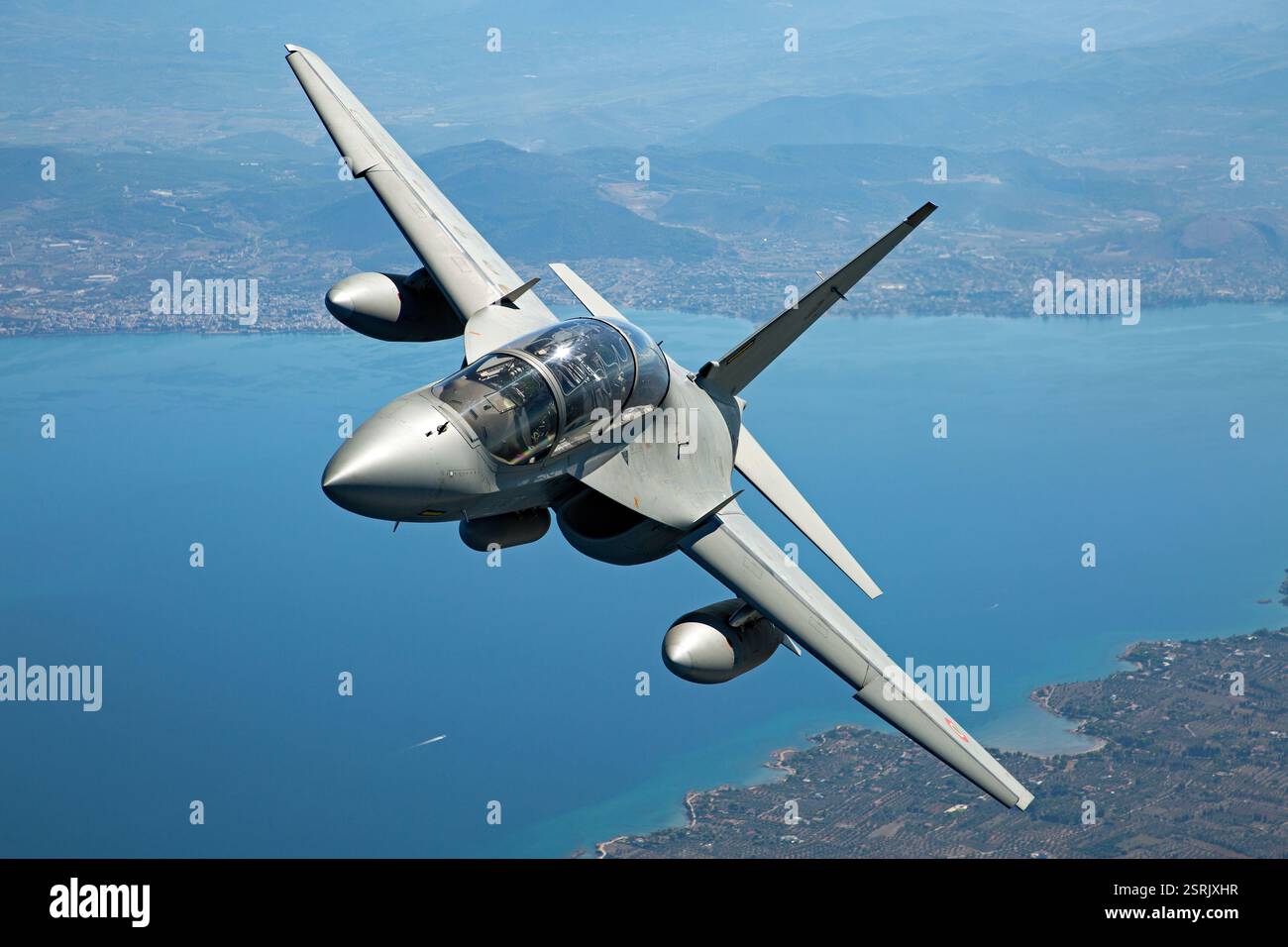 Italian Air Force M-346: Advanced jet trainer with twin Honeywell F124 ...