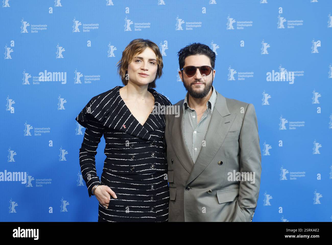 Mala Emde und John Magaro beim „Koeln 75“ Photocall im Rahmen der 75 ...