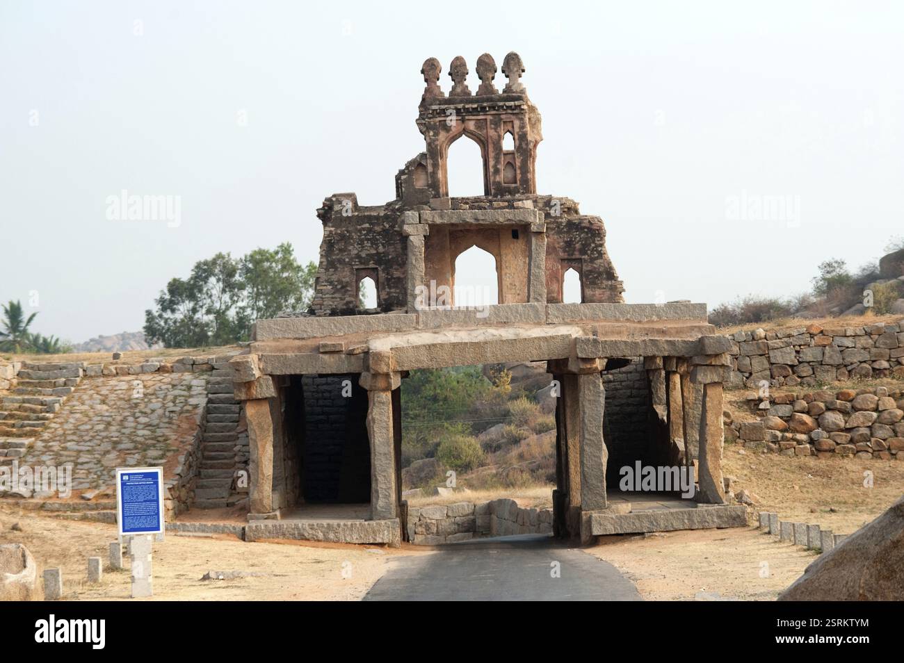 Talarigatta gate, Hampi, Karnataka, India, Asia Stock Photo - Alamy