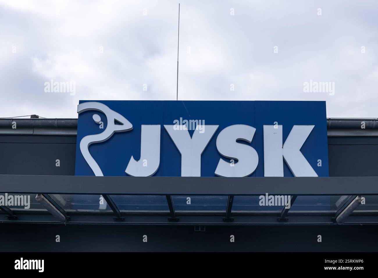 JYSK-Logo auf blauem Hintergrund 16.02.25, Selters: Symbolfoto ...