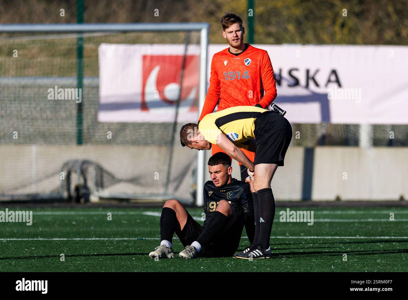 250216 Halmstads Bleon Kurtulus har ont under fotbollsmatchen i Svenska ...