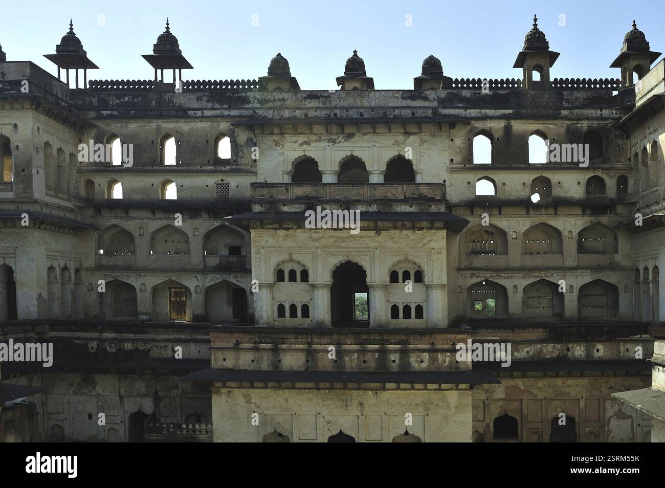 Orchha the oriel window of raja mahal khajuraho madhya pradesh india ...