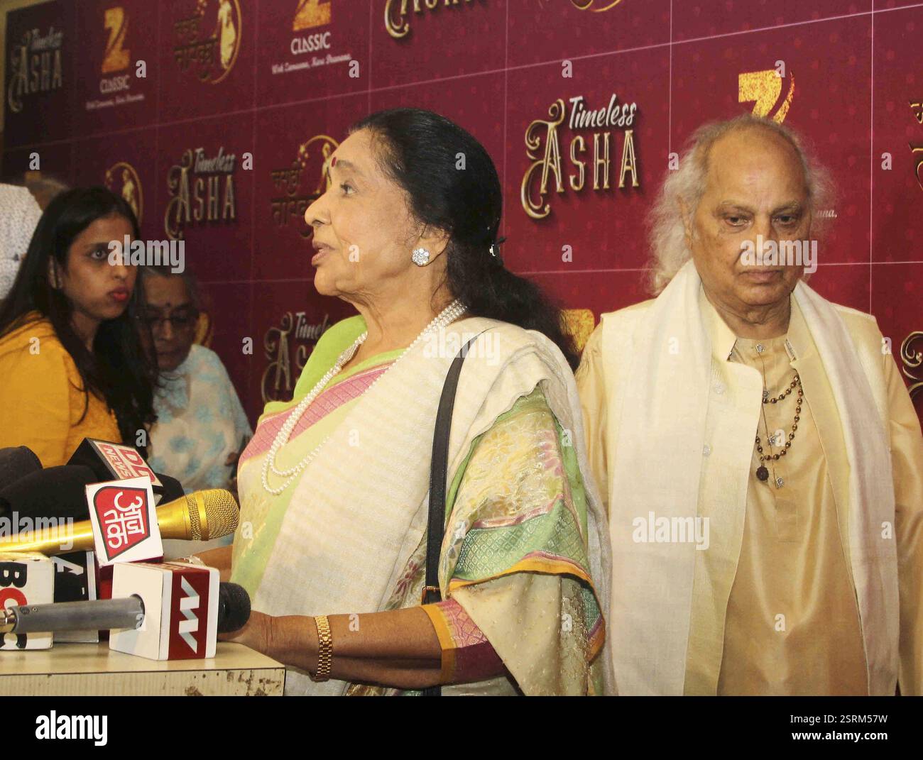 Bollywood singer Asha Bhosle Pandit Jasraj passes musical Timless Asha ...