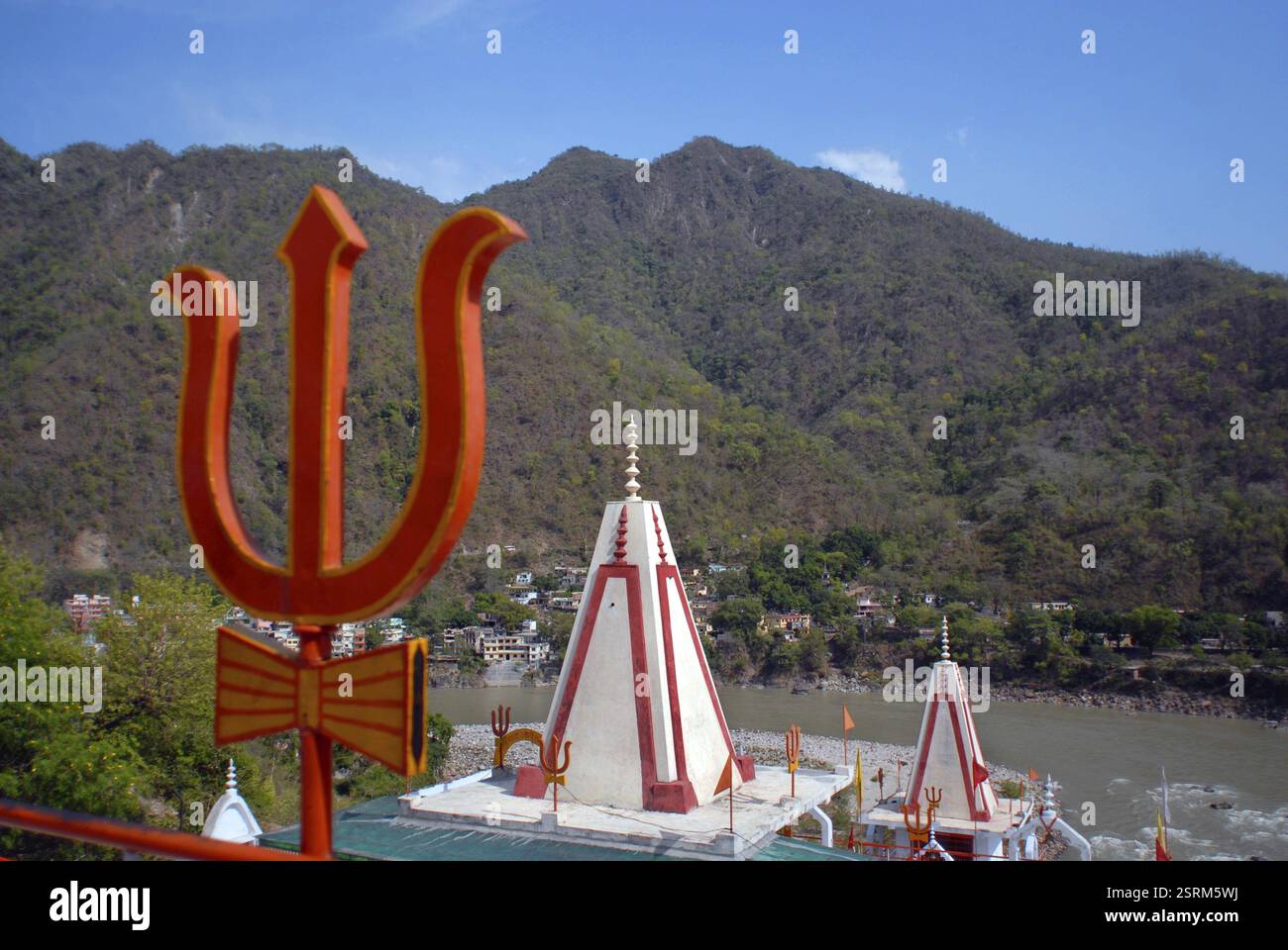 Large trishul at entrance of Shiva temple Rishikesh in Dehradun ...