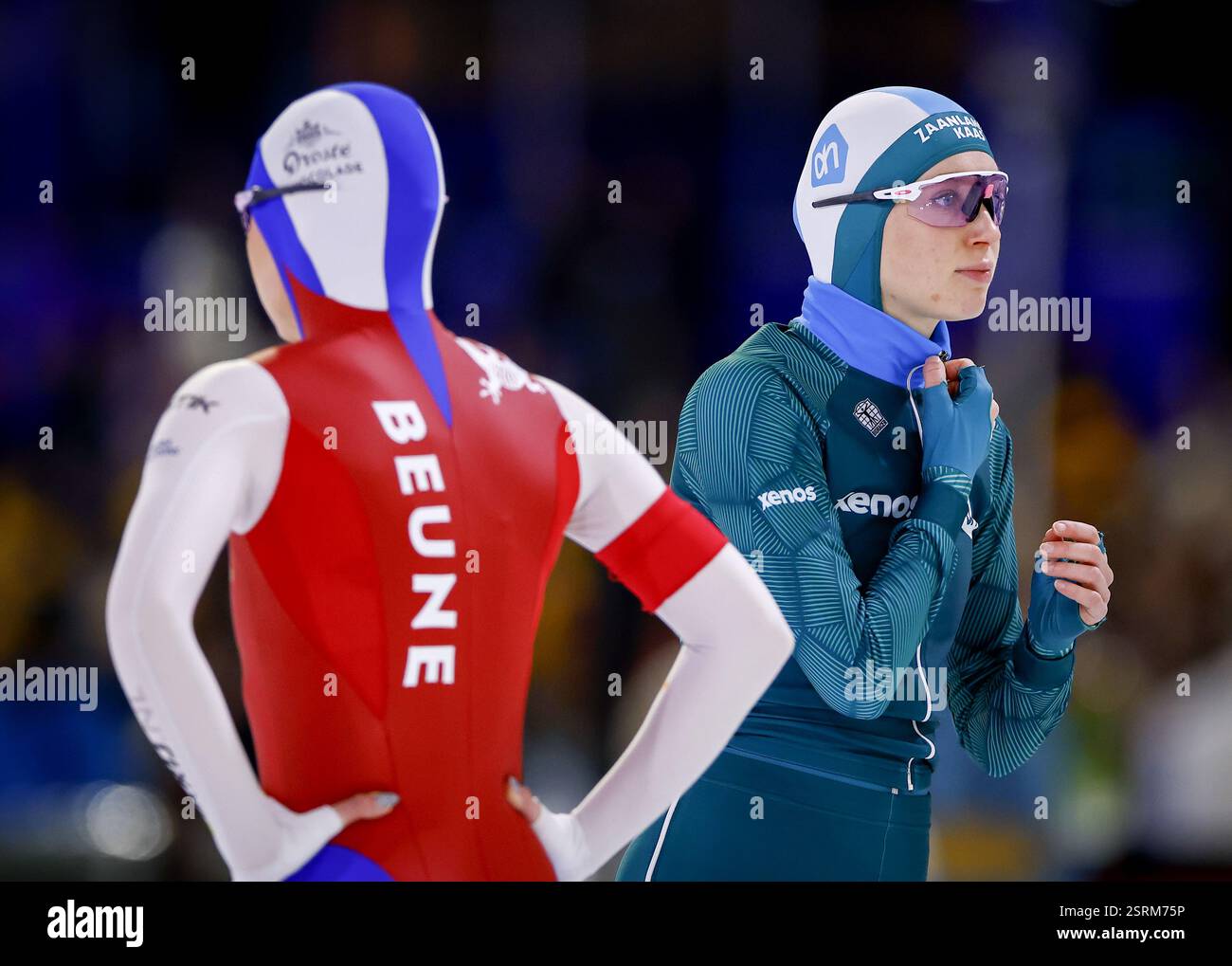 HEERENVEEN - Joy Beune and Merel Conijn in action on the women's 5,000 ...