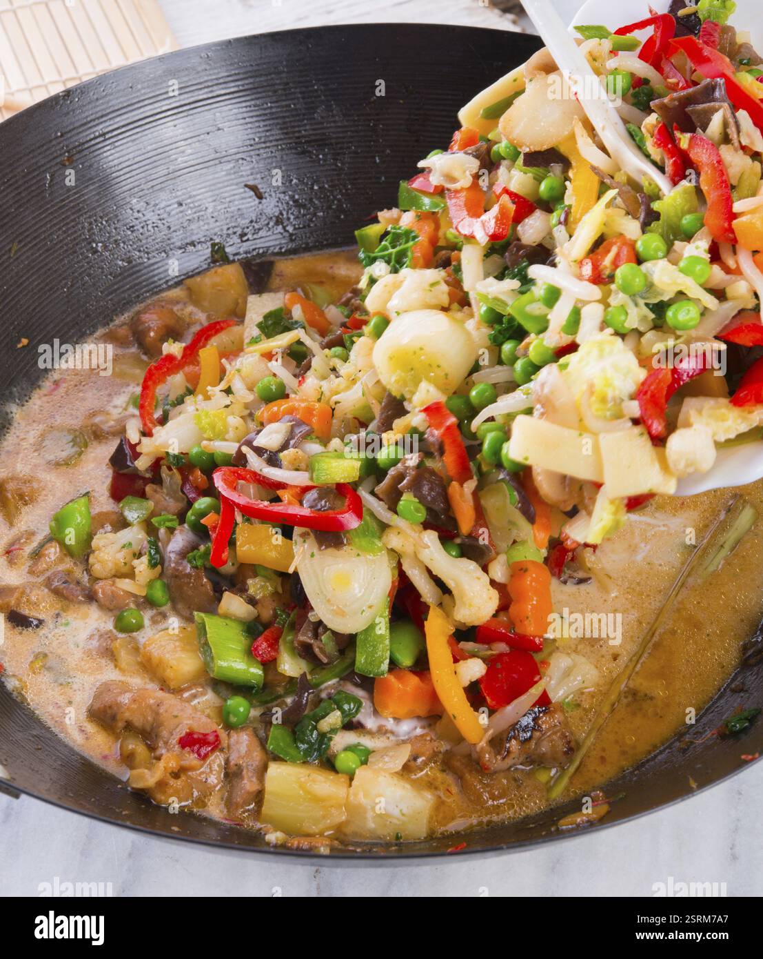 Wok frying pan Stock Photo - Alamy