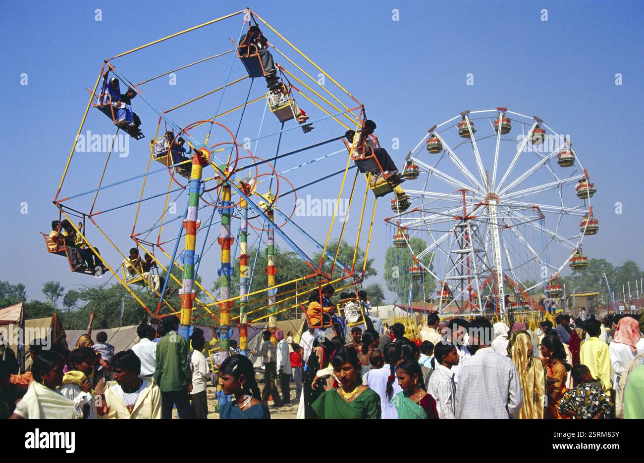 People enjoying giant wheel, Sidhpur fair, Sidhpur, Gujarat, India ...