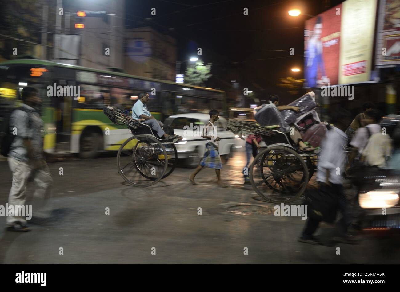 Man pulling hand rickshaw, Kolkata, West Bengal, India, Asia Stock ...