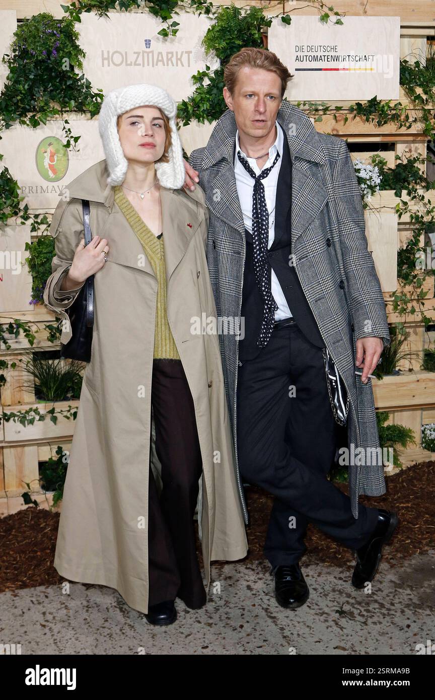 Mala Emde und Alexander Scheer bei der Medienboard Party 2025 im Rahmen ...