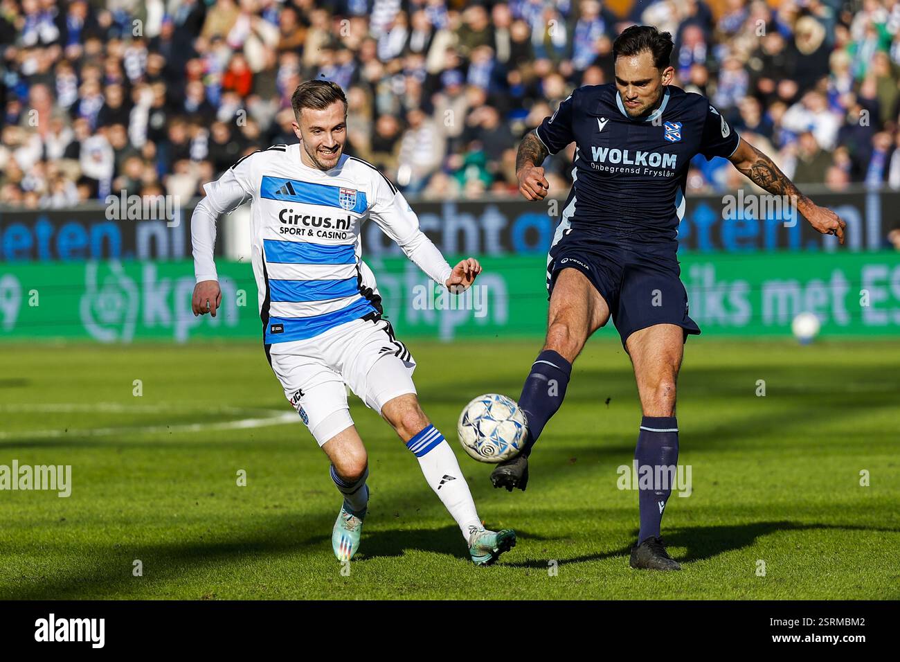 ZWOLLE - Dylan Vente of PEC Zwolle, Sam Kersten of sc Heerenveen (l-r ...